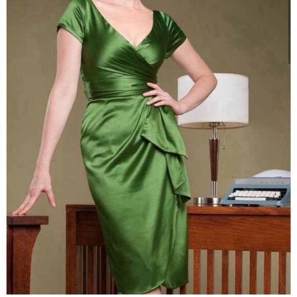 Pinup Couture | Dresses | Pinup Couture Dress Medium Emerald Green ...